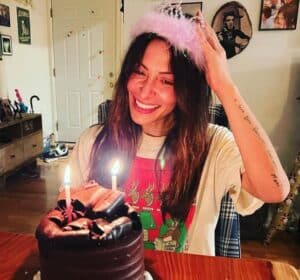 Violet Moon Howey, Sarah Shahi's Only Daughter Almost Died! Age, Bio